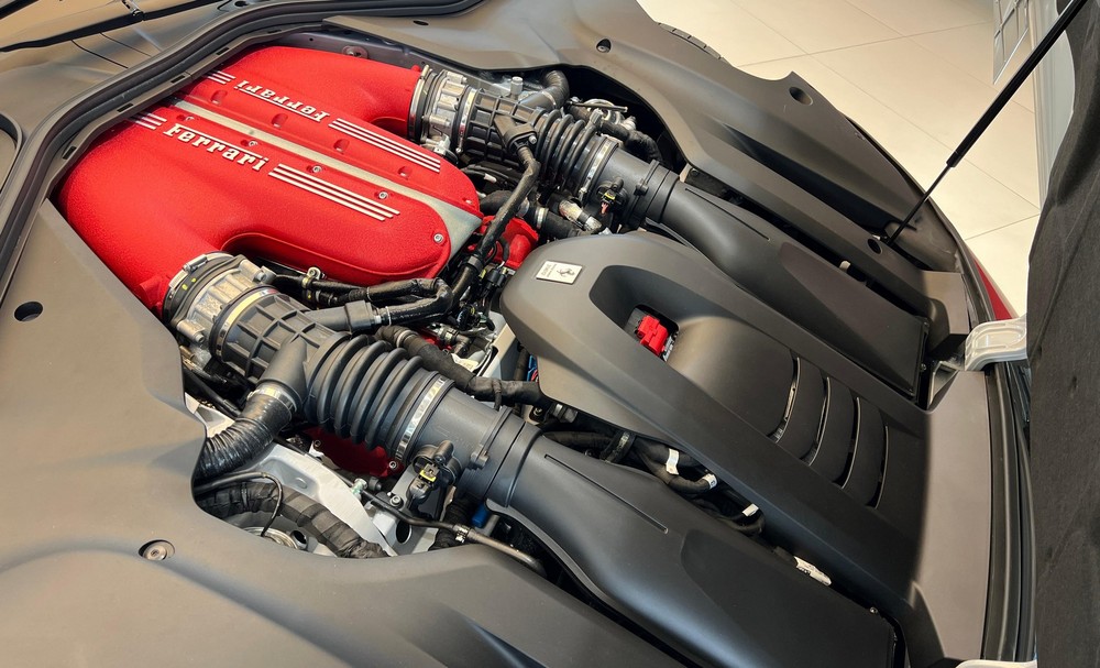 Ferrari 12Cilindri é lançada no Brasil; veja preço do esportivo de 830 cv