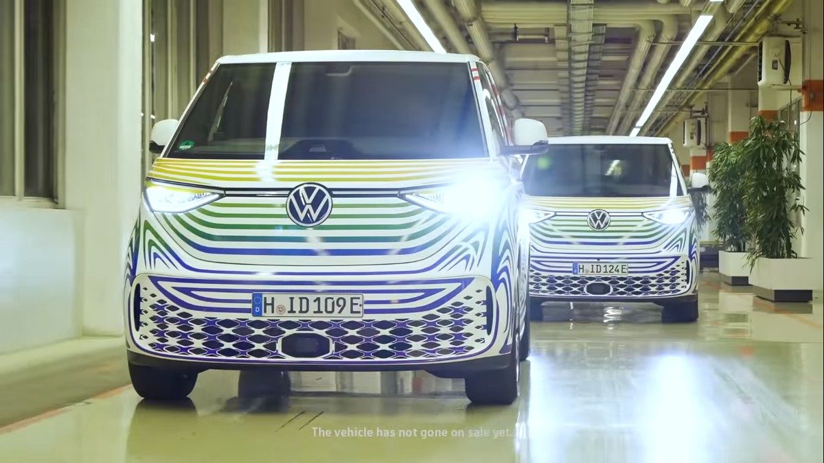 Volkswagen começa a produzir a nova Kombi elétrica; lançamento na ...