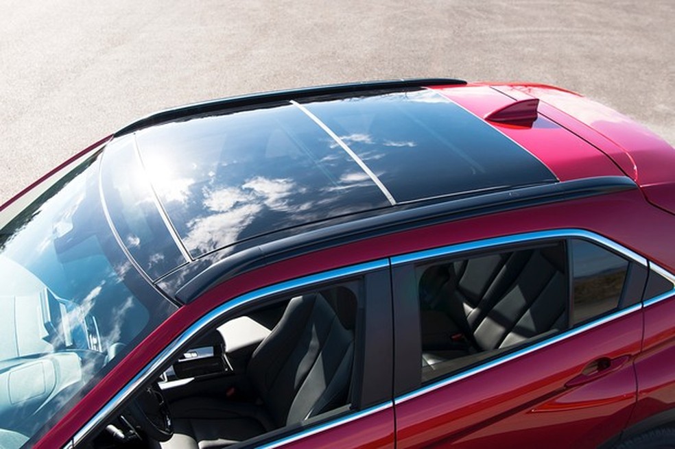 Mitsubishi Eclipse renasce como SUV diante do eclipse solar