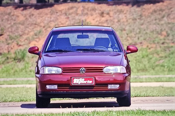 Volkswagen Gol GLS enfrentou com o moderno Peugeot 306 XR em 1997