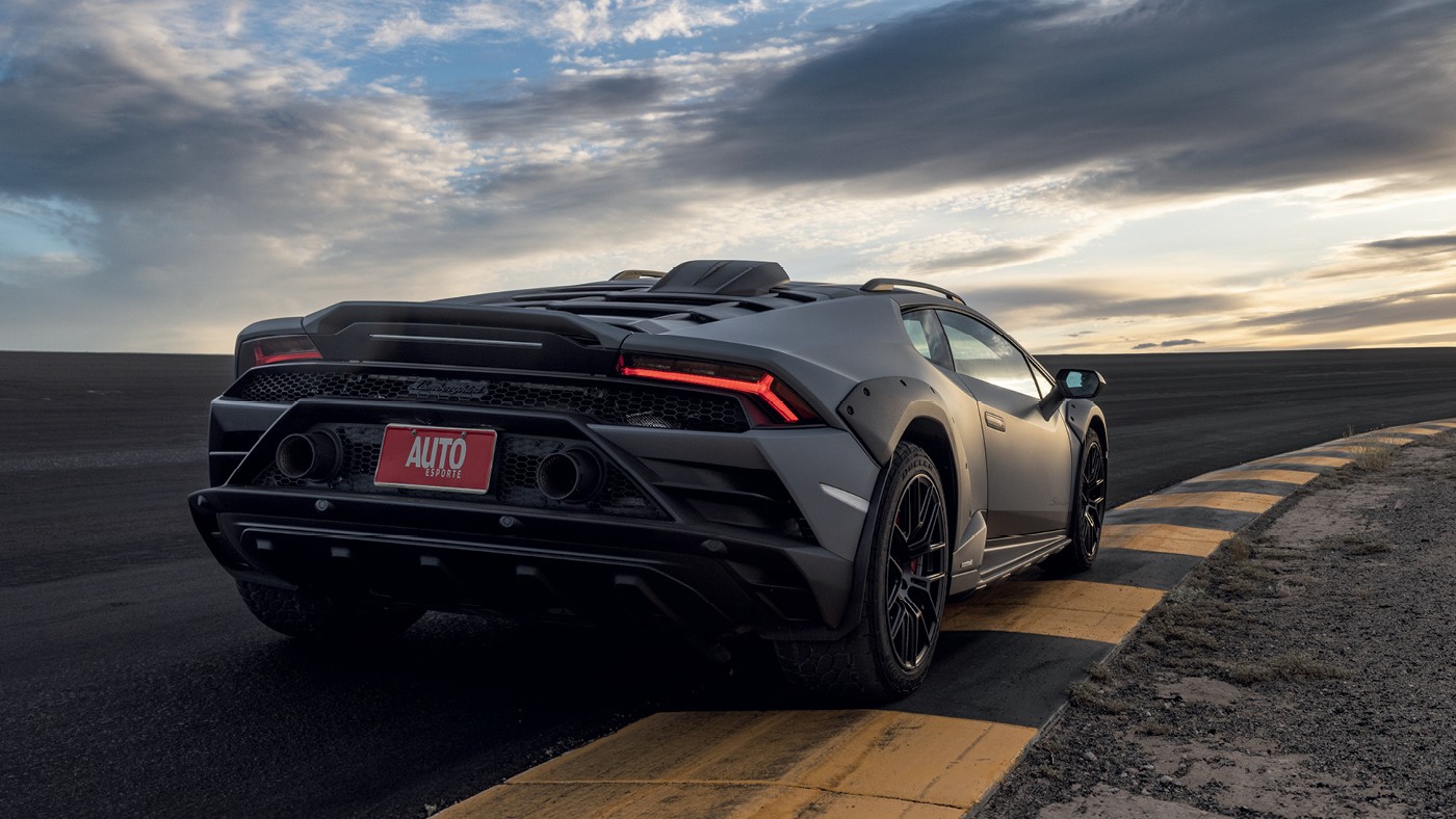 Lamborghini Sterrato tem só 3 unidades no Brasil; veja quanto custa