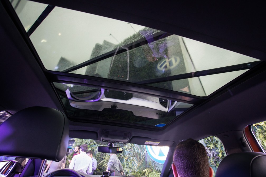 Volkswagen mostra seu 1° SUV compacto, o T-Cross, no Brasil