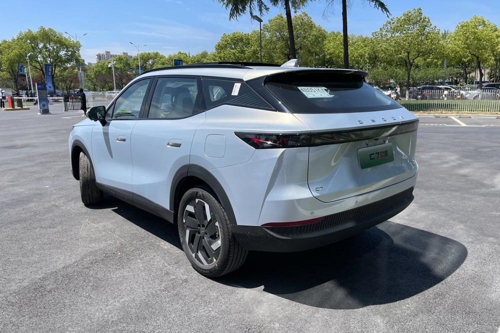 Omoda 7 é novo rival do BYD Song Pro que chega ao Brasil em 2025
