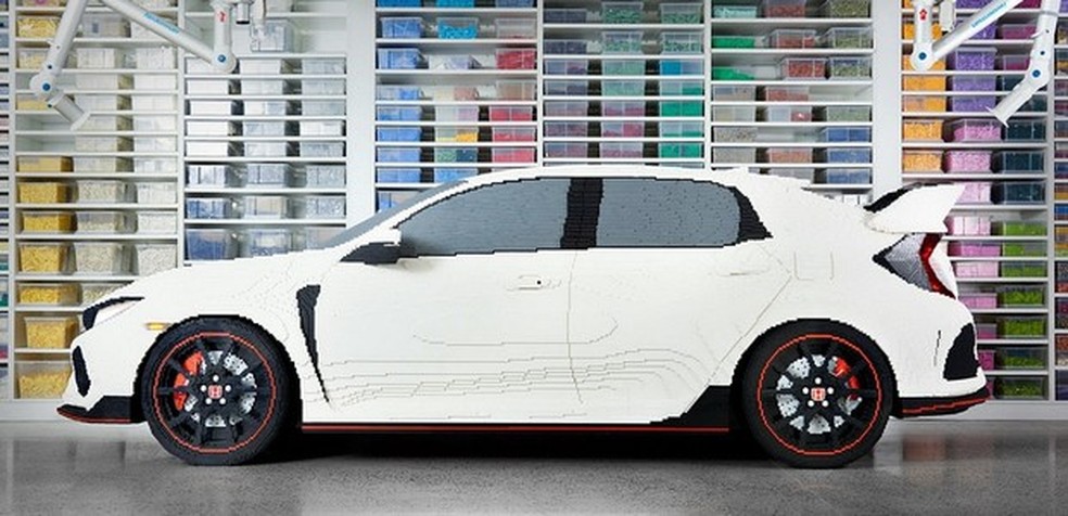Honda Civic Type R ganha versão feita de Lego em escala real