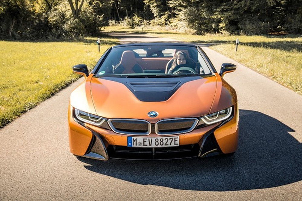 Em pré-venda, BMW i8 volta ao Brasil mais barato e com versão conversível