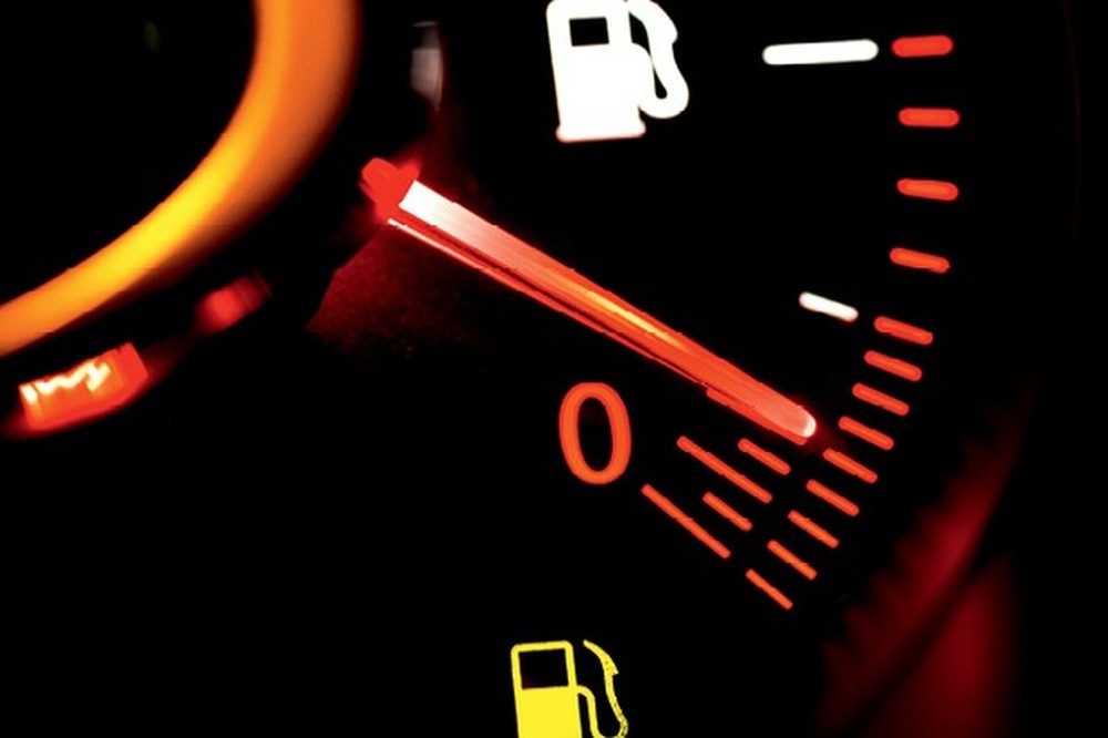 Quantos quilômetros o carro pode rodar quando entra na reserva?