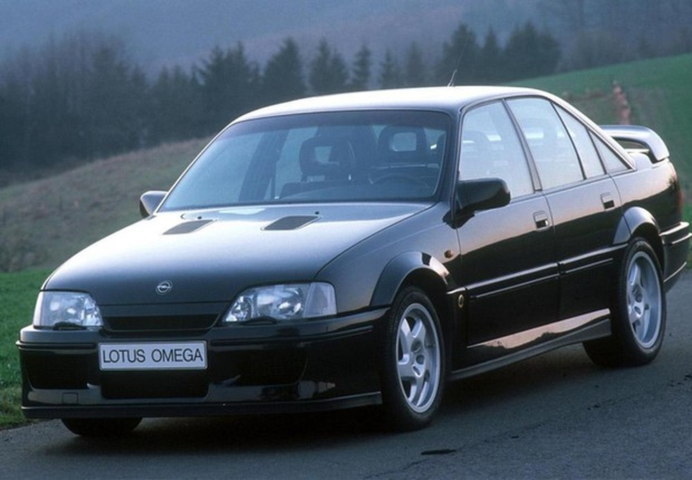 Clássico do dia: Lotus Omega