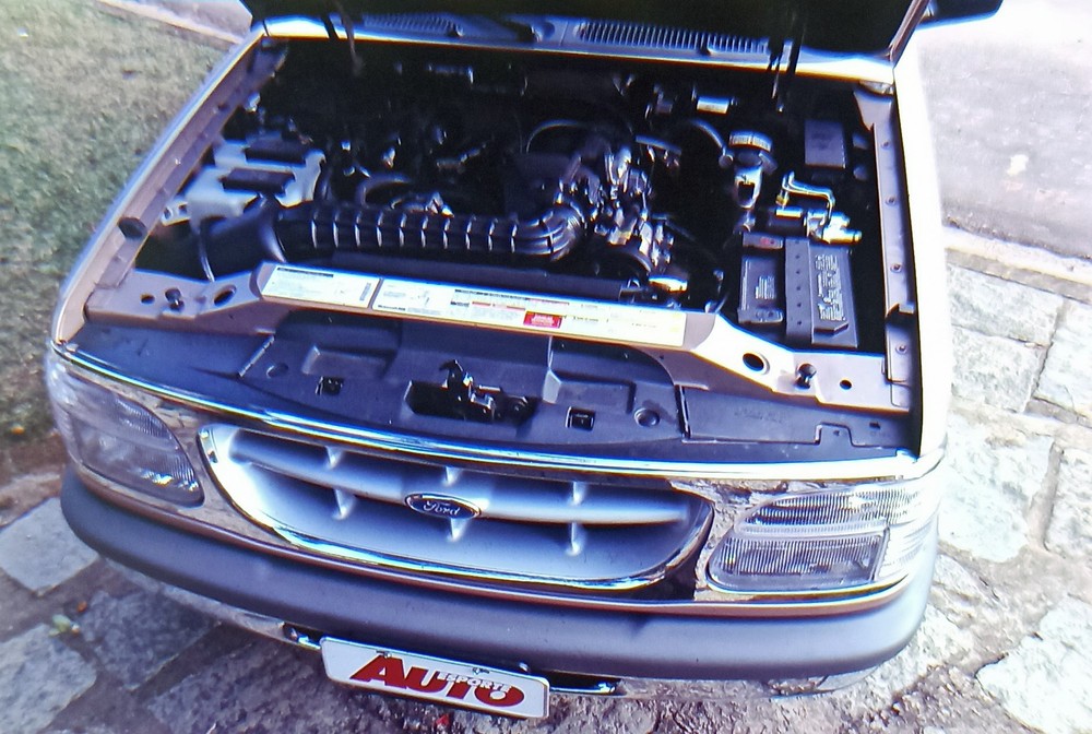 Comparativo de 1996: Chevrolet Blazer x Ford Explorer, no duelo de SUVs ...