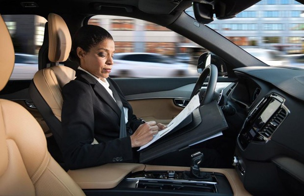 Volvo detalha tecnologia autônoma que será usada até 2017