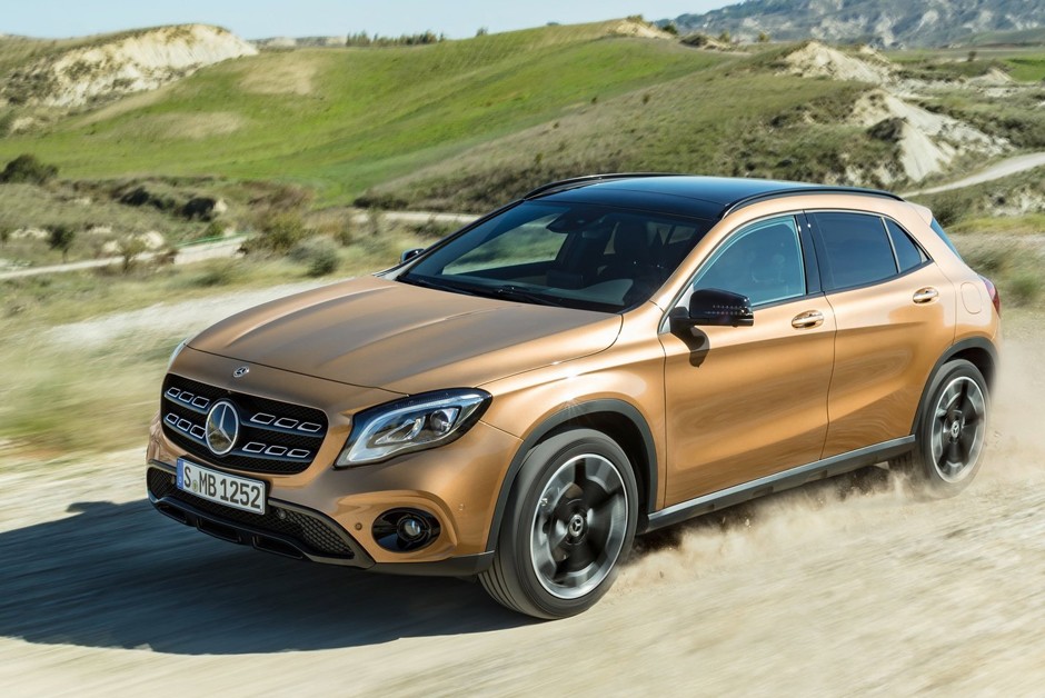 Mercedes-Benz GLA reestilizado fica mais aerodinâmico e ganha nova versão