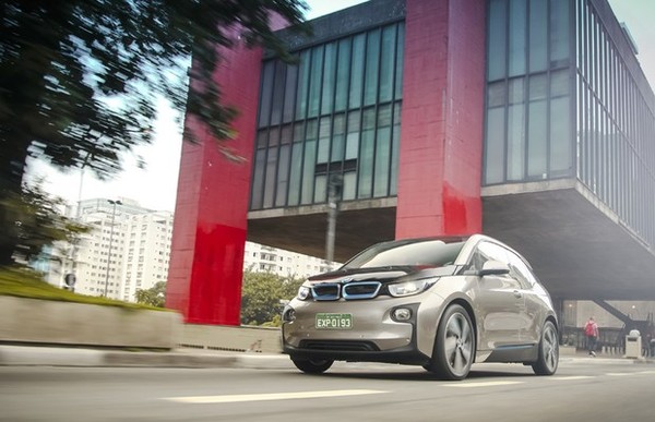 BMW inicia pré-venda do i3 no Brasil