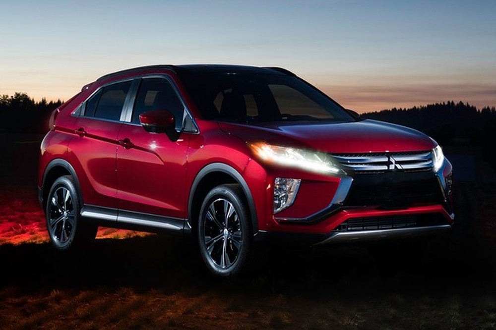 Mitsubishi Eclipse renasce como SUV diante do eclipse solar
