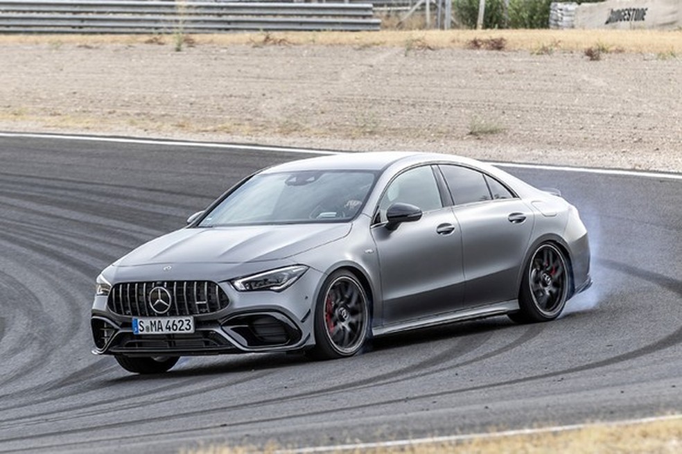 Com 421 cv, Mercedes-AMG A 45 S e CLA 45 S são dois agentes de intimidação
