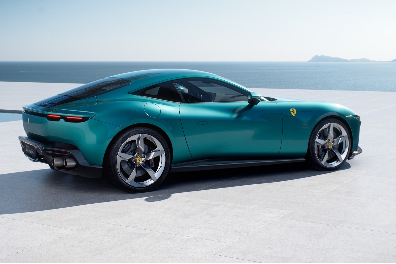 Ferrari Amalfi é o novo carro de entrada da marca com motor V8 de 640 cv