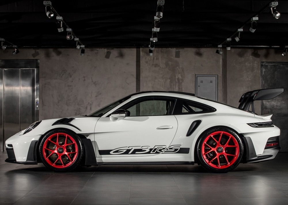 Porsche 911 GT3 RS chega ao Brasil com 525 cv, tecnologia de F1 e preço ...