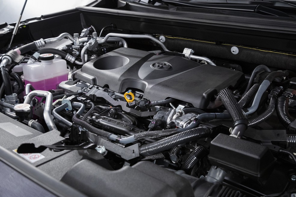 Toyota RAV4 plug-in chega ao Brasil fazendo 35 km/l por R$ 399.990