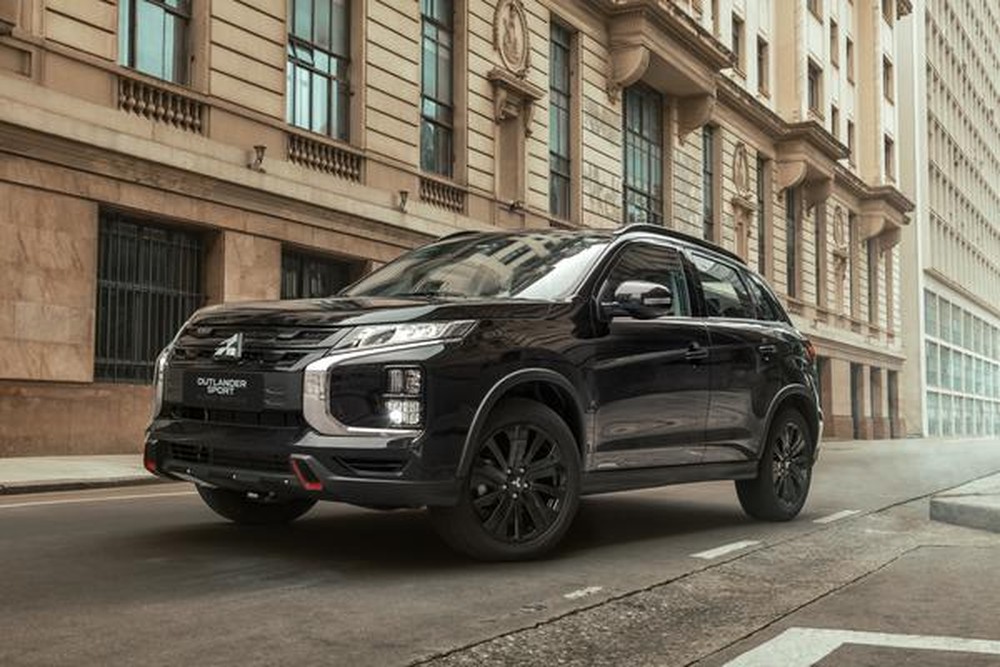Mitsubishi lança série especial 'Black Edition' para dar uma atualizada ...