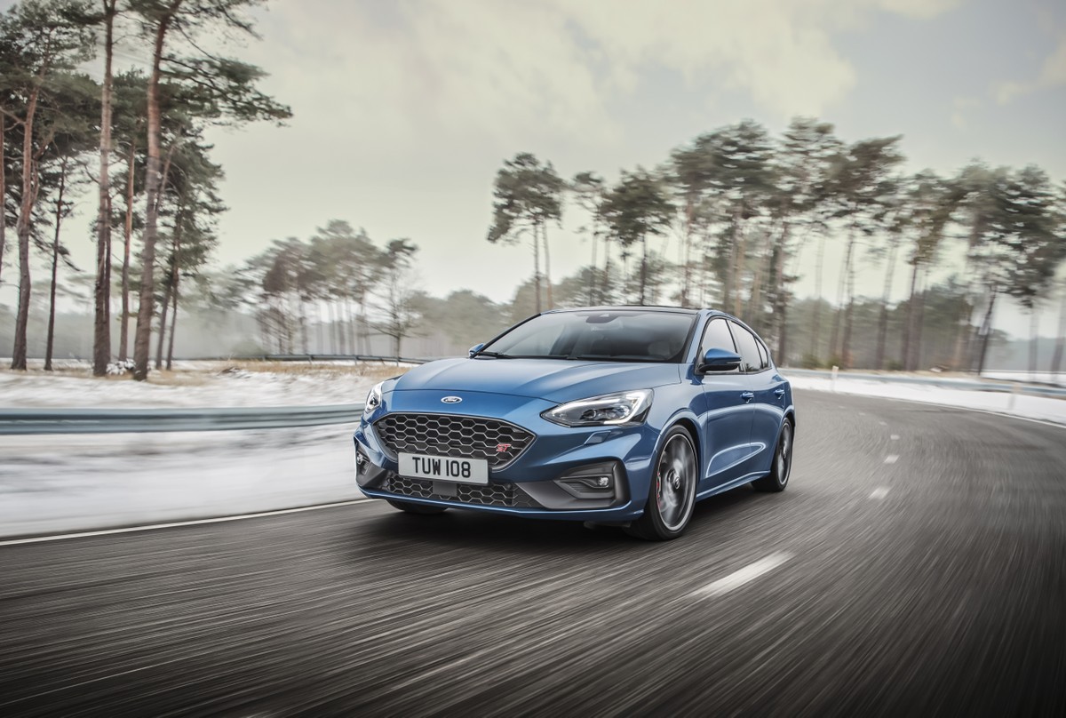 Longe do Brasil, novo Ford Focus ganha versão esportiva de 280 cv