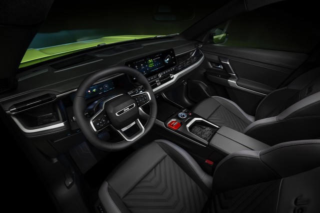 Jeep Compass 'tem vida longa', diz executivo sobre nova geração no Brasil
