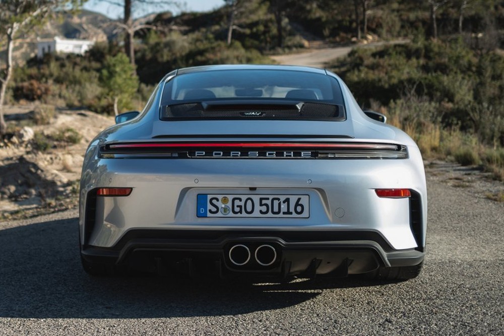 Novo Porsche 911 GT3 chega por R$ 1,5 milhão com versão 'comportada'