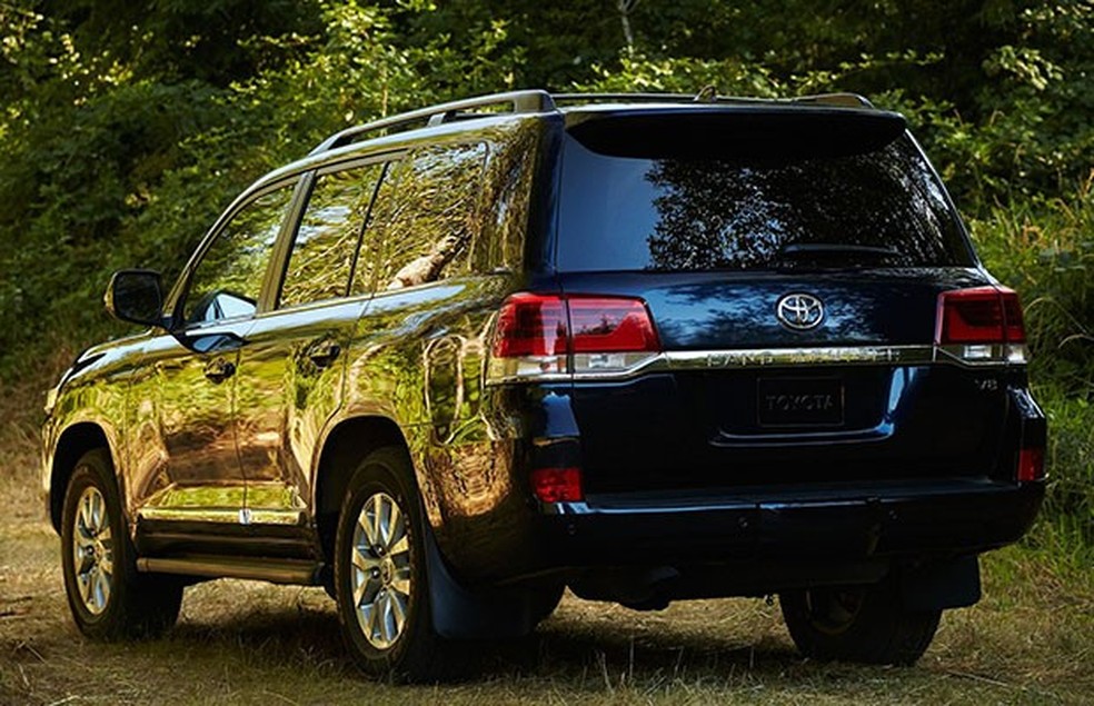 Toyota apresenta novo Land Cruiser