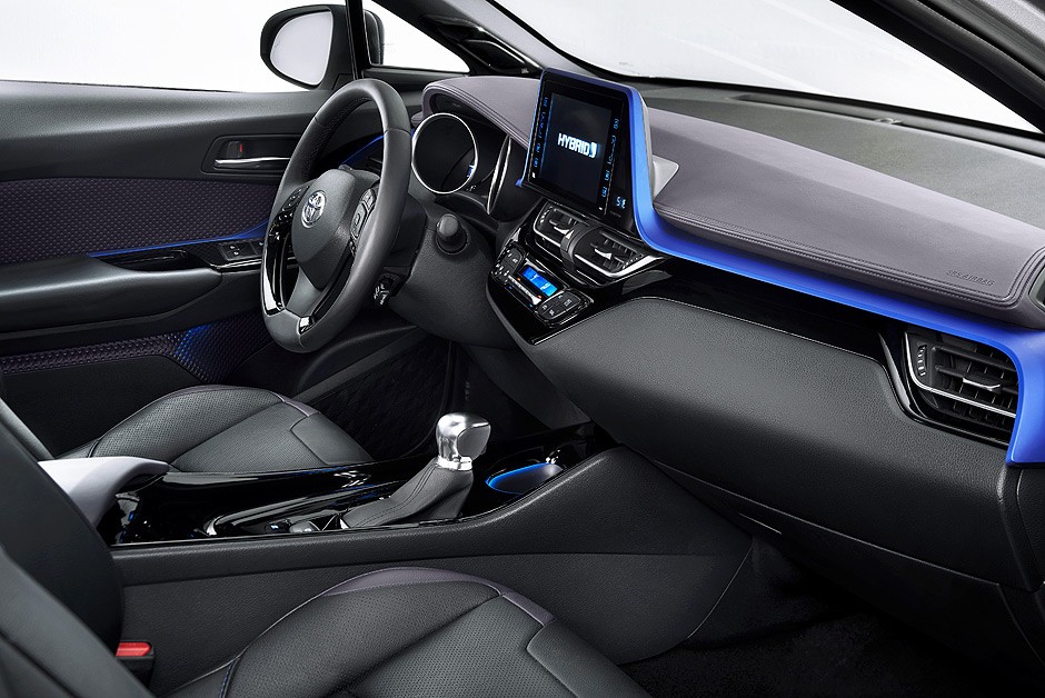 Novo Toyota C-HR tem o interior revelado