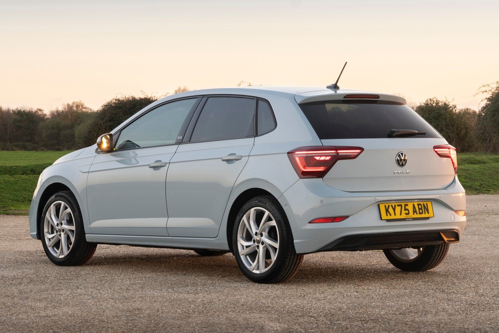 Volkswagen Polo vai receber motor híbrido para ter sobrevida no mercado