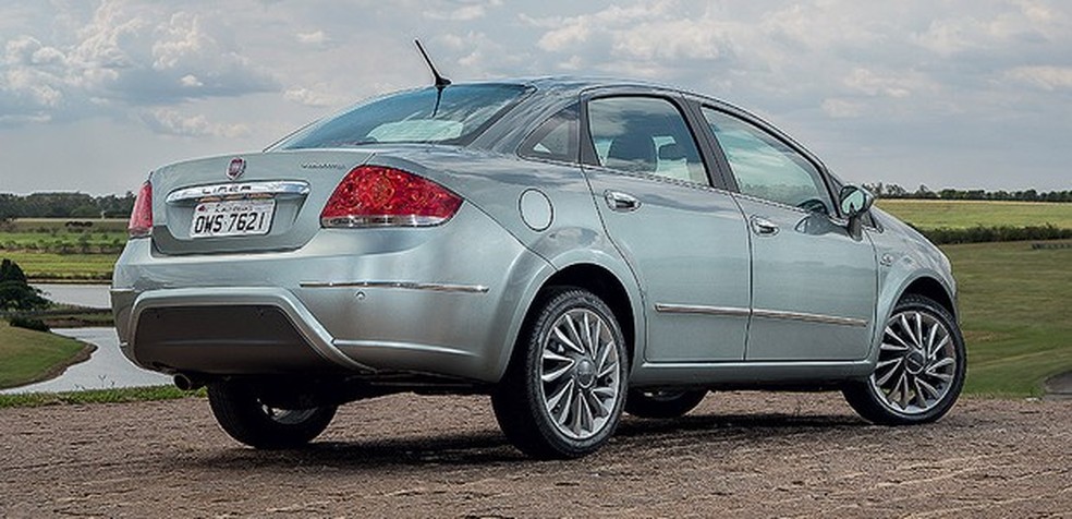 Aceleramos o novo Fiat Linea, que chega por R$ 55.850