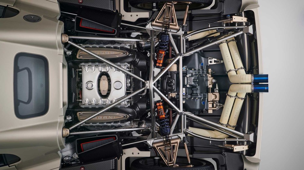Novo Pagani Utopia tem 860 cv, câmbio manual e acelera como um carro de F1