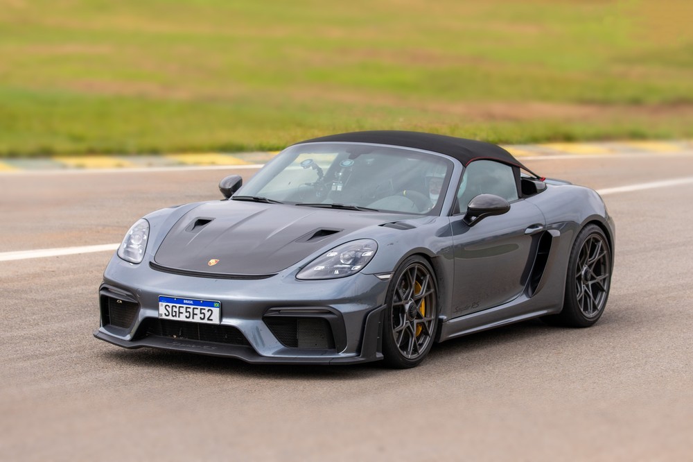 Teste: Porsche 718 Spyder RS ronca alto a 9 mil rpm pela última vez