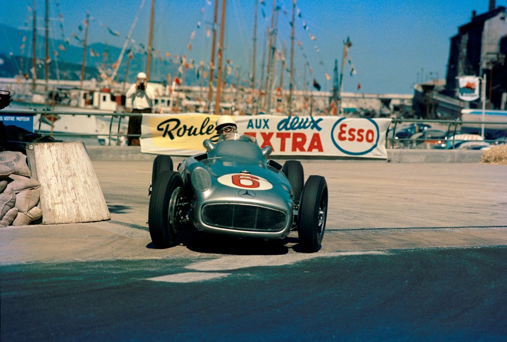 Em 1955, F1 sofreu com o maior acidente do automobilismo e morte de bicampeão