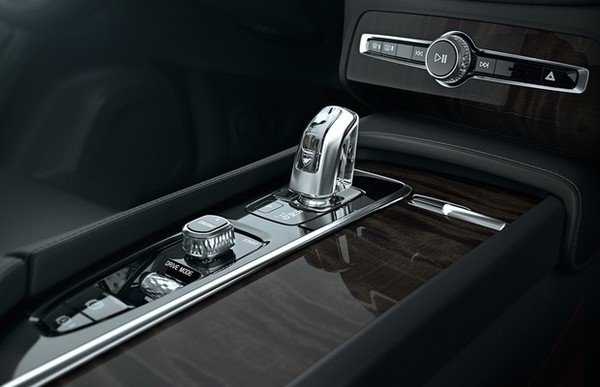Volvo revela interior do novo XC90