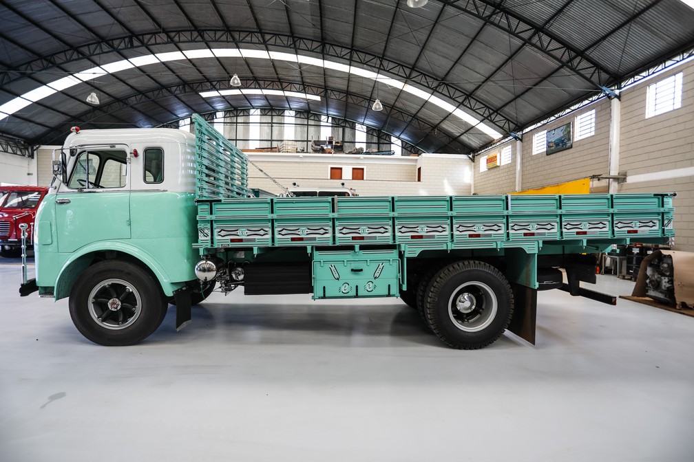 Caminhões Fenemê: colecionador mostra dezenas de FNM que restaurou no ...