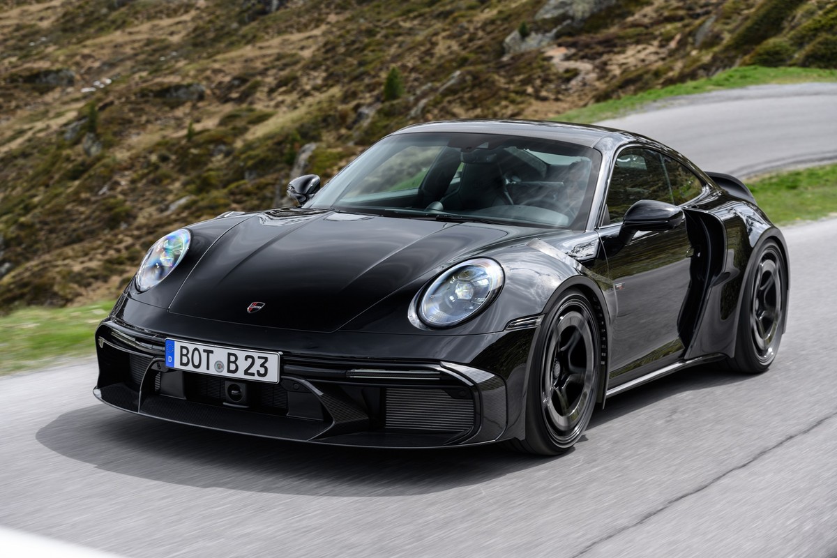 Porsche 911 Turbo S vira batmóvel de 900 cv nas mãos de preparadora alemã