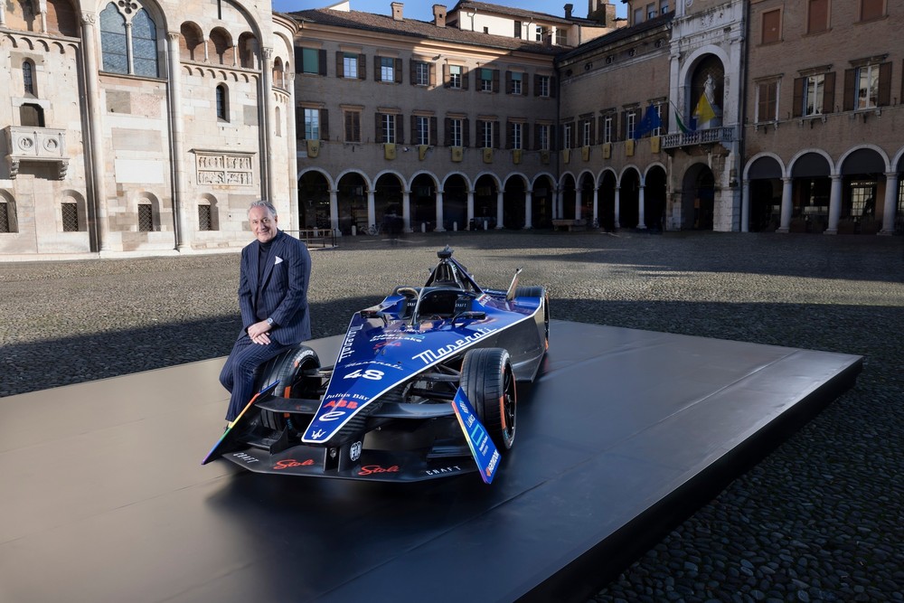 Maserati revela seu primeiro carro elétrico de corrida que vai estrear ...