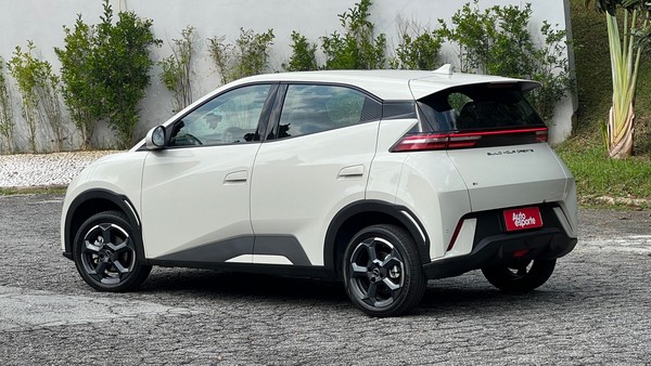 BYD Dolphin Mini 2026 fica mais barato e perde versão de 4 lugares no ...