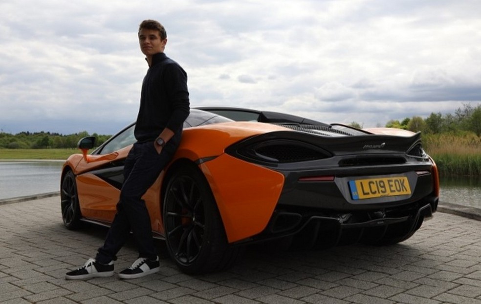 Lando Norris tem coleção de carros de R$ 30 milhões, mas odeia dirigir