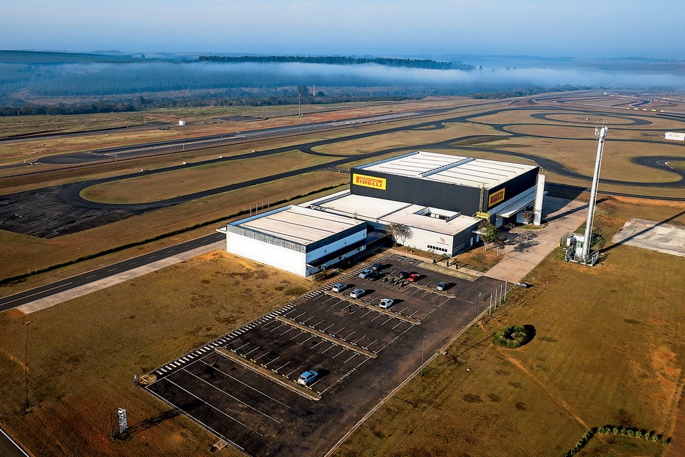 Da borracha ao carro: entenda as etapas da complexa fabricação de um pneu