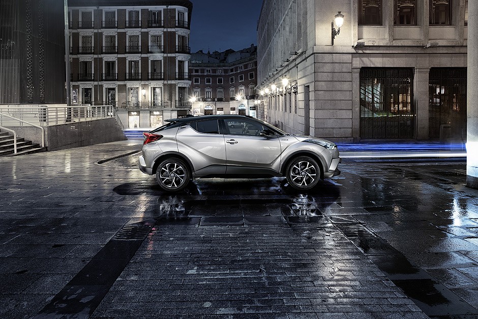 Novo Toyota C-HR tem o interior revelado