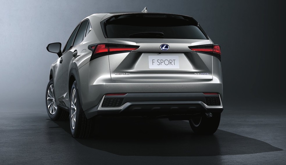 Lexus NX ganha versão híbrida por R$ 229.670