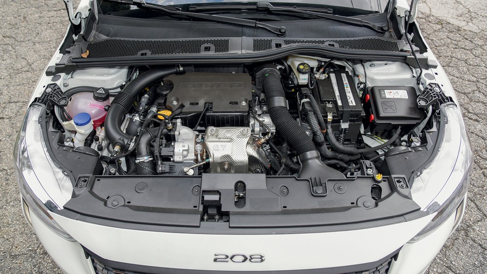 Teste: Peugeot 208 Allure turbo perde itens e ganha fôlego a R$ 99.990