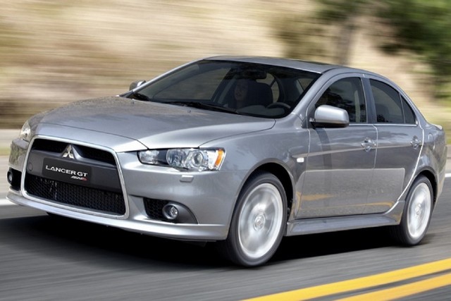 Mitsubishi Lancer: 3 versões usadas do icônico sedã a partir de R$ 53 mil