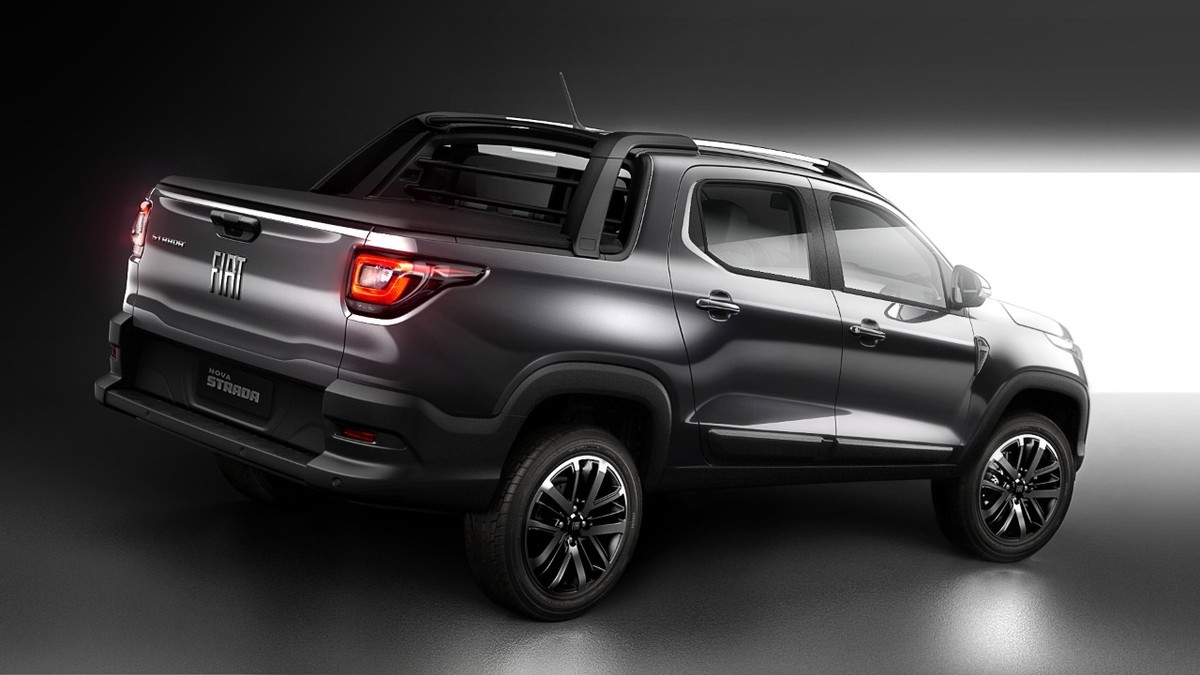 Fiat divulga primeira imagem da traseira da nova Strada