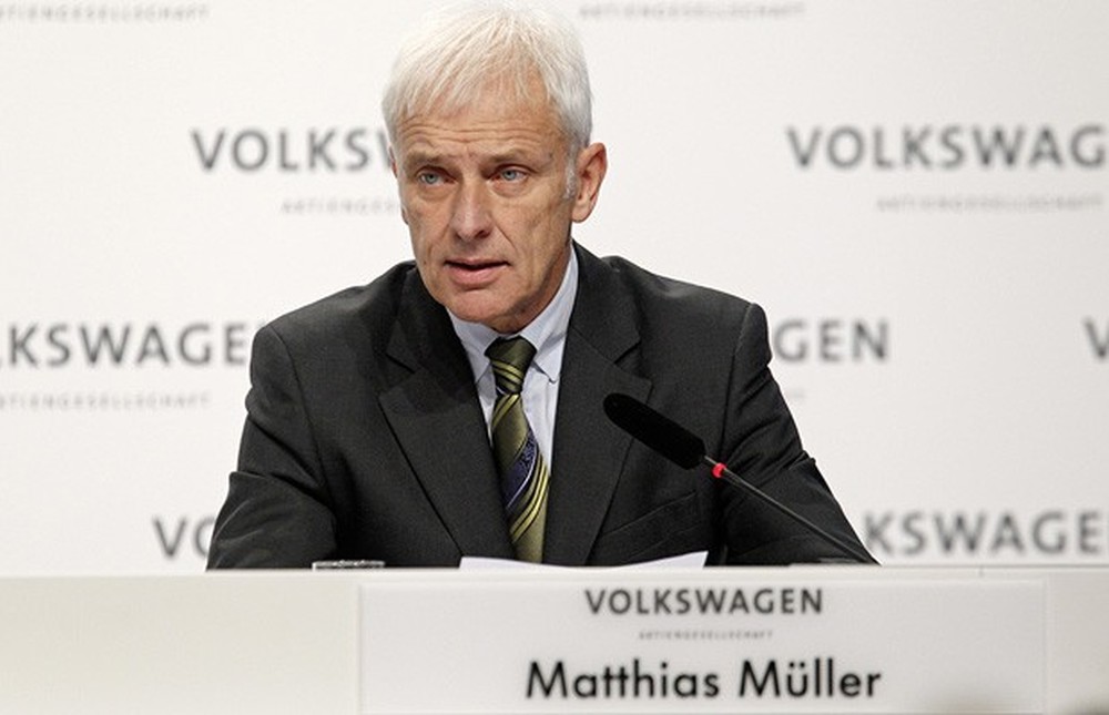 CEO do Grupo VW pede desculpas a acionistas por fraude nas emissões