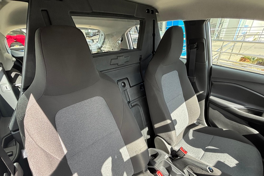 Chevrolet Onix Log: conheça a versão de menos de R$ 90 mil para levar carga