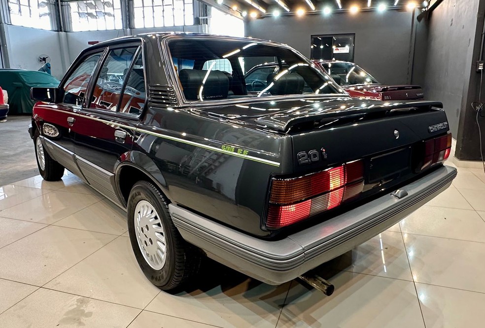Achado usado: Chevrolet Monza 500 EF à venda por R$ 100 mil parece 0 km