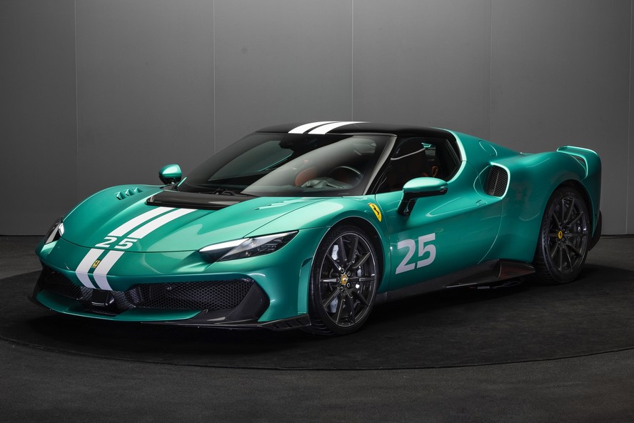 Ferrari 296 Speciale tem preparação de pista e motor híbrido de 900 cv