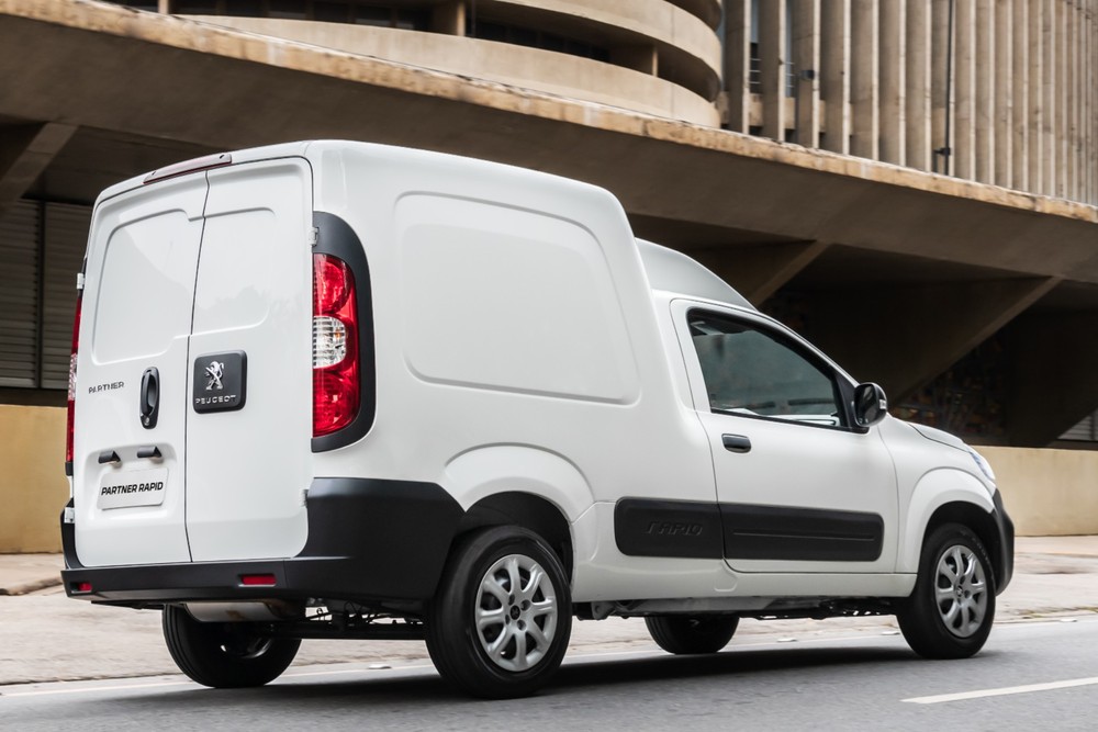 Novo Partner Rapid é o Fiorino da Peugeot, mas não tem ar e direção em ...