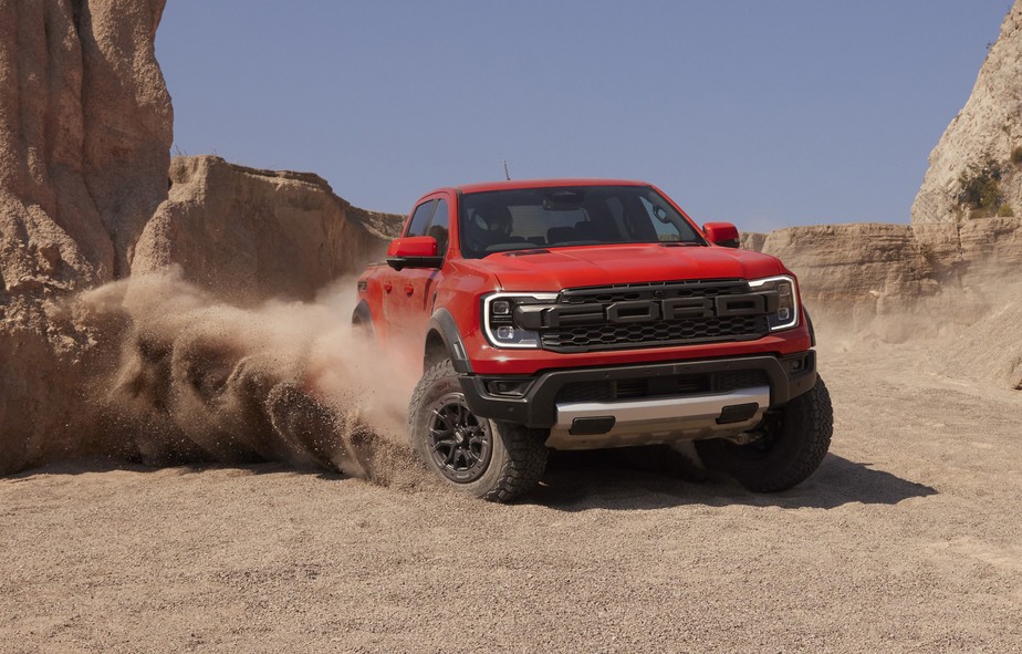 Com visual bruto, Ford Ranger Raptor é revelada com motor turbo V6 de ...