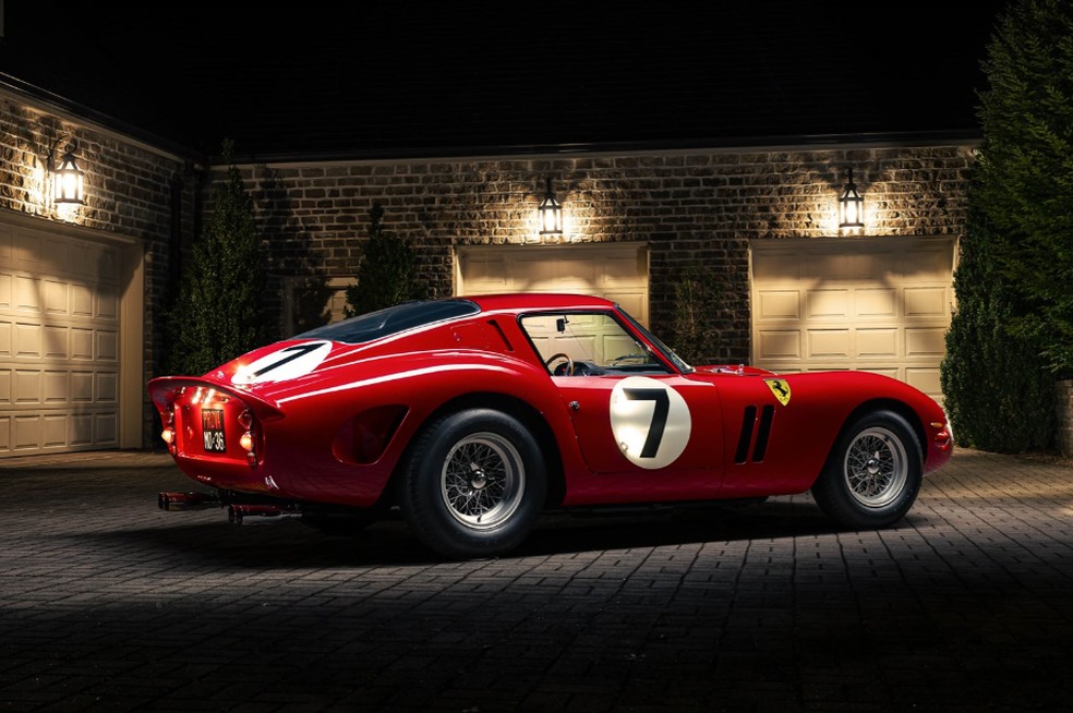 Ferrari mais cara do mundo é vendida por R$ 250 milhões